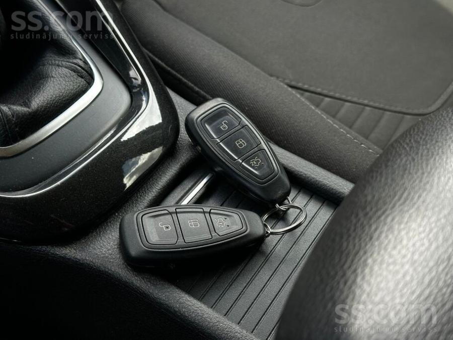 Blue Ford Focus 2016 in Jelgava, with an engine capacity of 1.50 L and mileage of 0 thousand km for 4990 €, photo 28 on AUTOMOTO.COM.LV