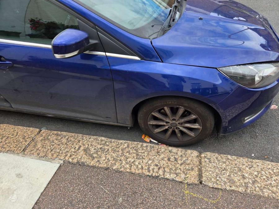Blue Ford Focus 2016 in Kaunas, with an engine capacity of 1.00 L and mileage of 180 thousand km for 800 €, photo 4 on AUTOMOTO.COM.LV