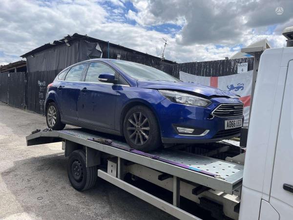 Blue Ford Focus 2016 in Kaunas, with an engine capacity of 1.00 L and mileage of 180 thousand km for 800 €, photo 8 on AUTOMOTO.COM.LV