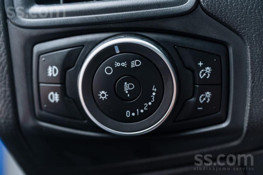 Zils Ford Focus 2018 Rīga, ar dzinēja tilpumu 1.00 L un nobraukumu 166 tūkst. km par 6500 €, foto 12 vietnē AUTOMOTO.COM.LV