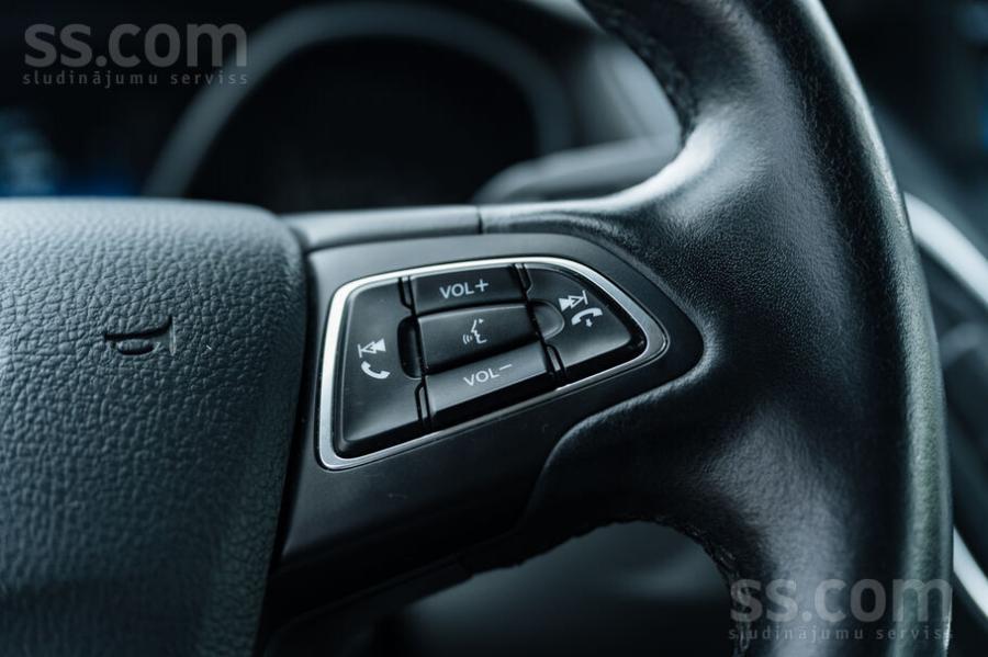Zils Ford Focus 2018 Rīga, ar dzinēja tilpumu 1.00 L un nobraukumu 166 tūkst. km par 6500 €, foto 13 vietnē AUTOMOTO.COM.LV