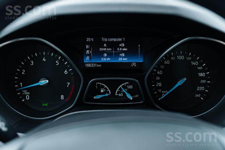 Zils Ford Focus 2018 Rīga, ar dzinēja tilpumu 1.00 L un nobraukumu 166 tūkst. km par 6500 €, foto 16 vietnē AUTOMOTO.COM.LV