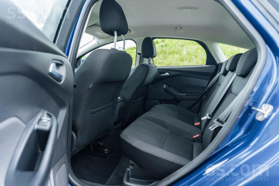 Zils Ford Focus 2018 Rīga, ar dzinēja tilpumu 1.00 L un nobraukumu 166 tūkst. km par 6500 €, foto 19 vietnē AUTOMOTO.COM.LV