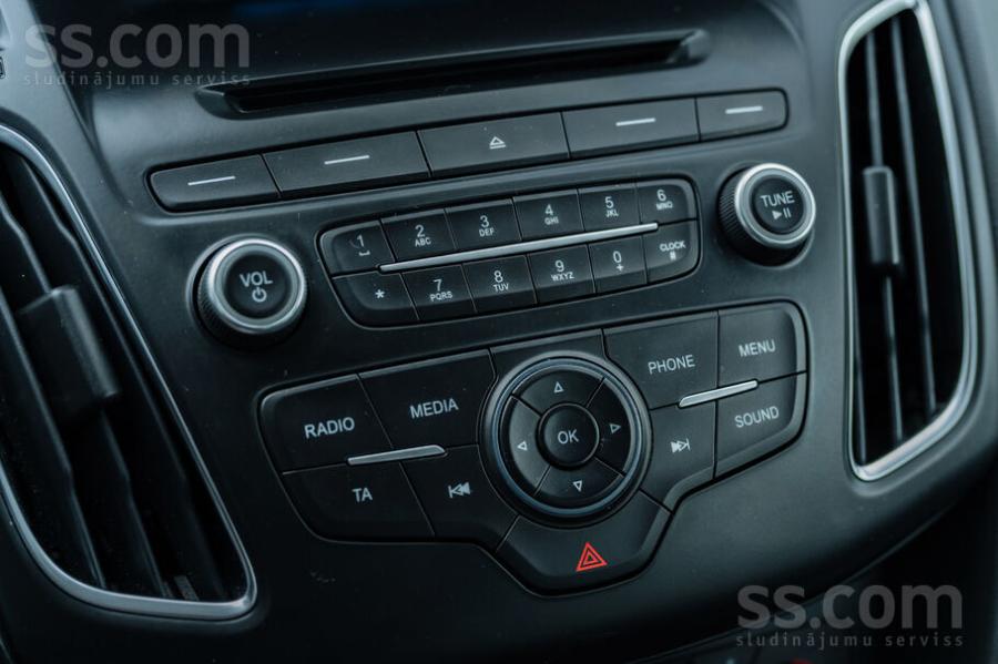 Zils Ford Focus 2018 Rīga, ar dzinēja tilpumu 1.00 L un nobraukumu 166 tūkst. km par 6500 €, foto 20 vietnē AUTOMOTO.COM.LV