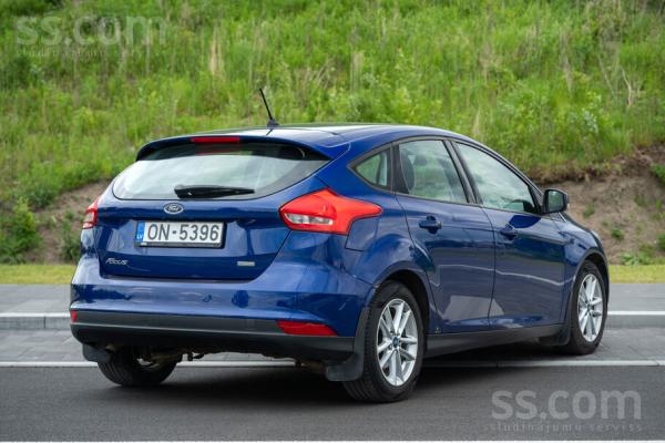 Zils Ford Focus 2018 Rīga, ar dzinēja tilpumu 1.00 L un nobraukumu 166 tūkst. km par 6500 €, foto 5 vietnē AUTOMOTO.COM.LV