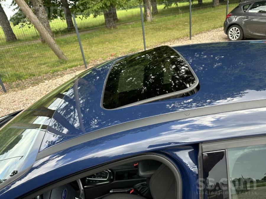 Blue Ford Focus 2018 in Cesis, with an engine capacity of 2.00 L and mileage of 0 thousand km for 8900 €, photo 5 on AUTOMOTO.COM.LV