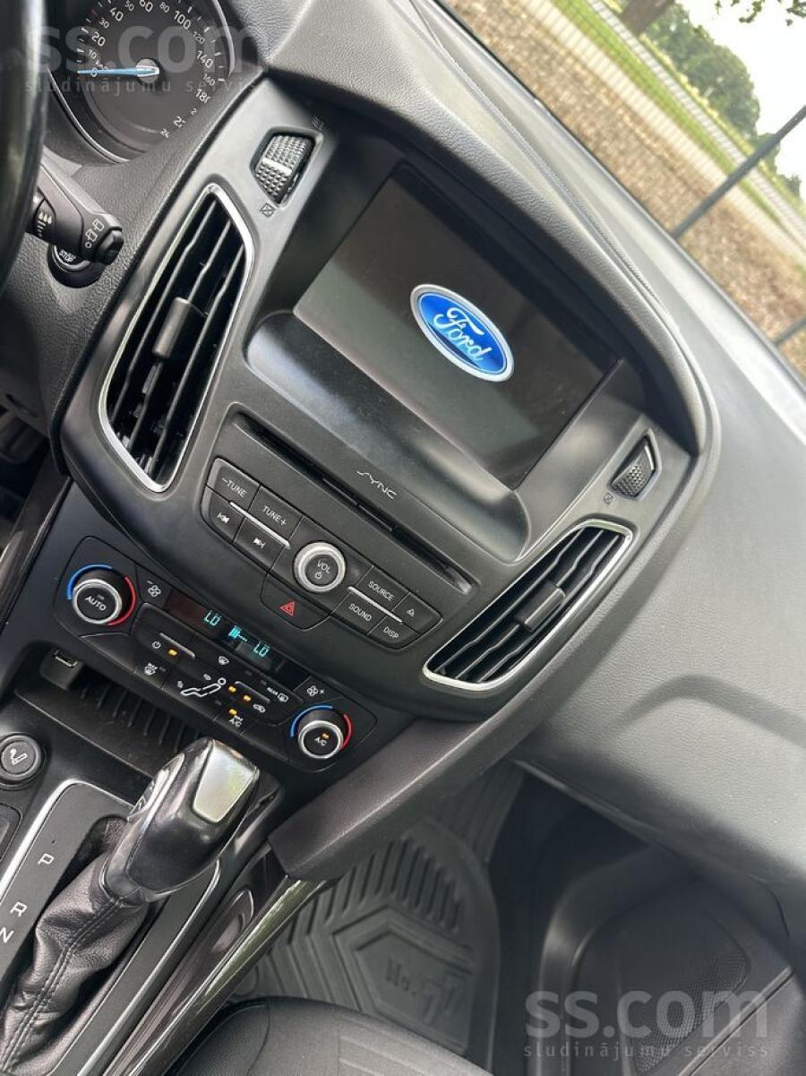 Blue Ford Focus 2018 in Cesis, with an engine capacity of 2.00 L and mileage of 0 thousand km for 8900 €, photo 13 on AUTOMOTO.COM.LV