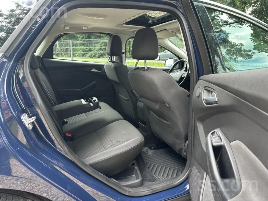 Blue Ford Focus 2018 in Cesis, with an engine capacity of 2.00 L and mileage of 0 thousand km for 8900 €, photo 17 on AUTOMOTO.COM.LV