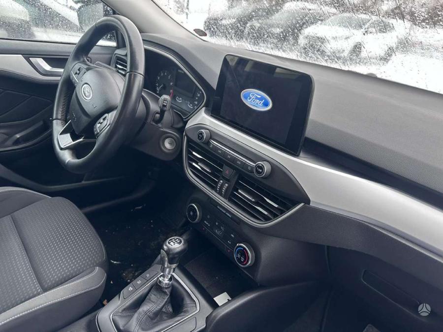 Blue Ford Focus 2019 in Vilnius, with an engine capacity of 1.00 L and mileage of 204 thousand km for 5700 €, photo 8 on AUTOMOTO.COM.LV
