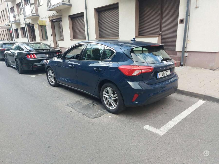 Zils Ford Focus 2019 Viļņa, ar dzinēja tilpumu 1.00 L un nobraukumu 205 tūkst. km par 5600 €, foto 4 vietnē AUTOMOTO.COM.LV