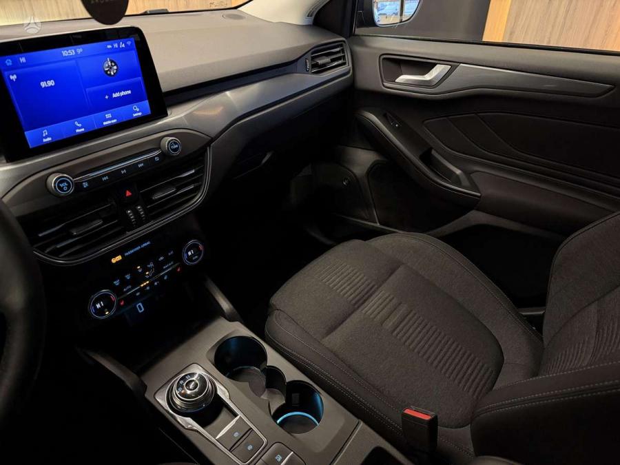 Blue Ford Focus 2020 in Kaunas, with an engine capacity of 1.50 L and mileage of 102 thousand km for 12990 €, photo 19 on AUTOMOTO.COM.LV
