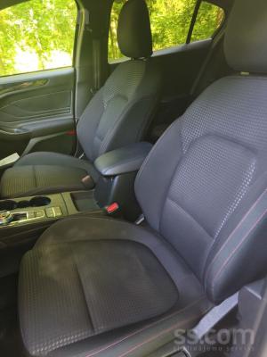 Blue Ford Focus 2020 in Riga, with an engine capacity of 2.00 L and mileage of 126 thousand km for 13900 €, photo 9 on AUTOMOTO.COM.LV