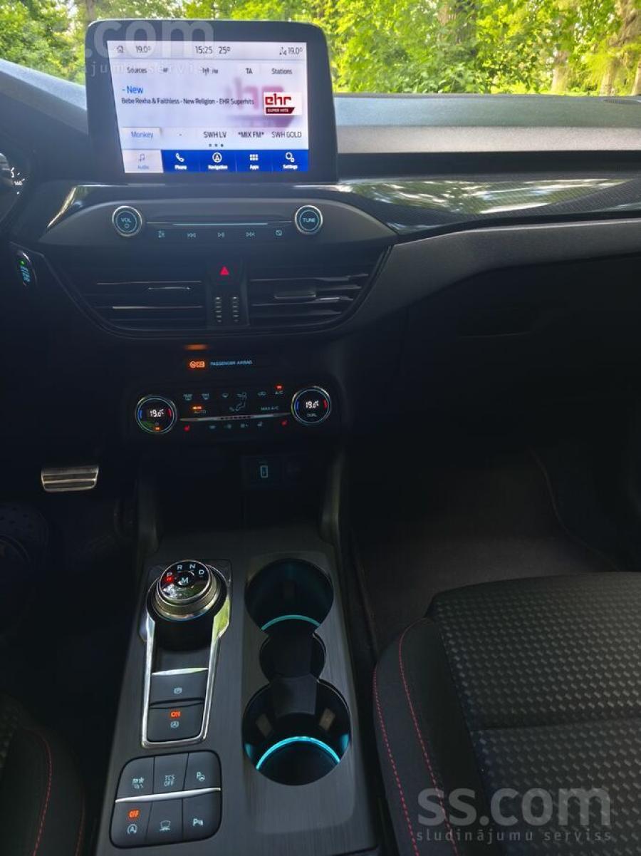 Blue Ford Focus 2020 in Riga, with an engine capacity of 2.00 L and mileage of 126 thousand km for 13900 €, photo 12 on AUTOMOTO.COM.LV