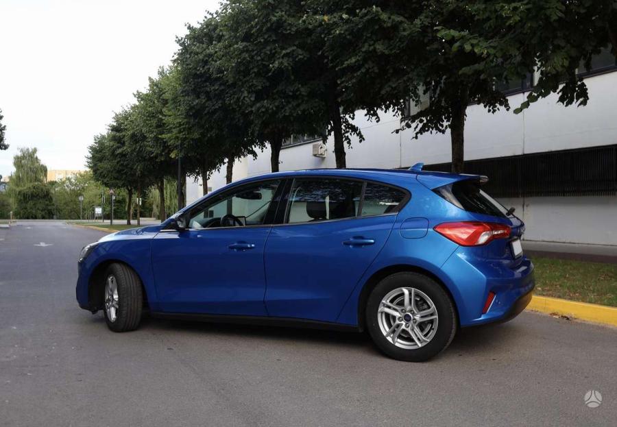 Blue Ford Focus 2021 in Kaunas, with an engine capacity of 1.50 L and mileage of 198 thousand km for 8600 €, photo 3 on AUTOMOTO.COM.LV