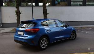 Blue Ford Focus 2021 in Kaunas, with an engine capacity of 1.50 L and mileage of 198 thousand km for 8600 €, photo 4 on AUTOMOTO.COM.LV