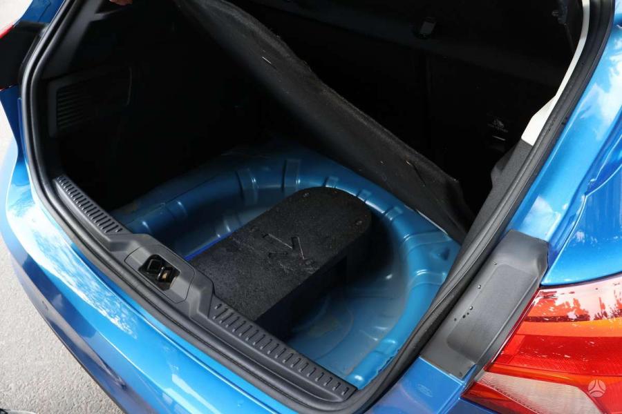 Blue Ford Focus 2021 in Kaunas, with an engine capacity of 1.50 L and mileage of 198 thousand km for 8600 €, photo 11 on AUTOMOTO.COM.LV