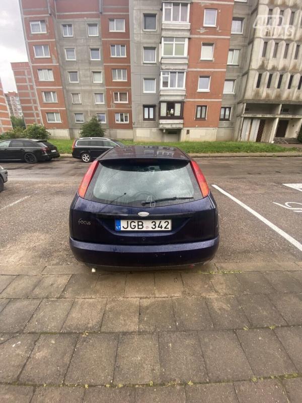 Blue Ford Focus 2000 in Klaipeda, with an engine capacity of 1.80 L and mileage of 257 thousand km for 800 €, photo 2 on AUTOMOTO.COM.LV