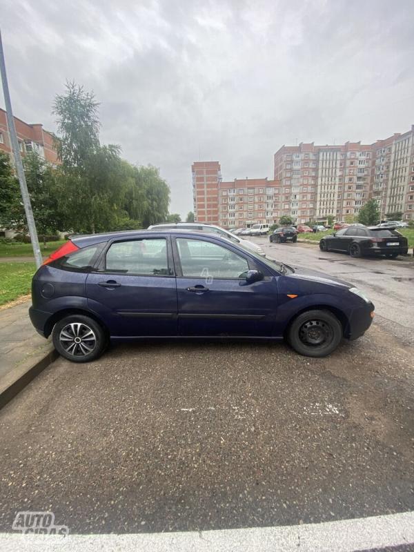 Blue Ford Focus 2000 in Klaipeda, with an engine capacity of 1.80 L and mileage of 257 thousand km for 800 €, photo 3 on AUTOMOTO.COM.LV