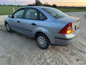 Blue Ford Focus 2006 in Prienai, with an engine capacity of 1.60 L and mileage of 280 thousand km for 650 €, photo 6 on AUTOMOTO.COM.LV