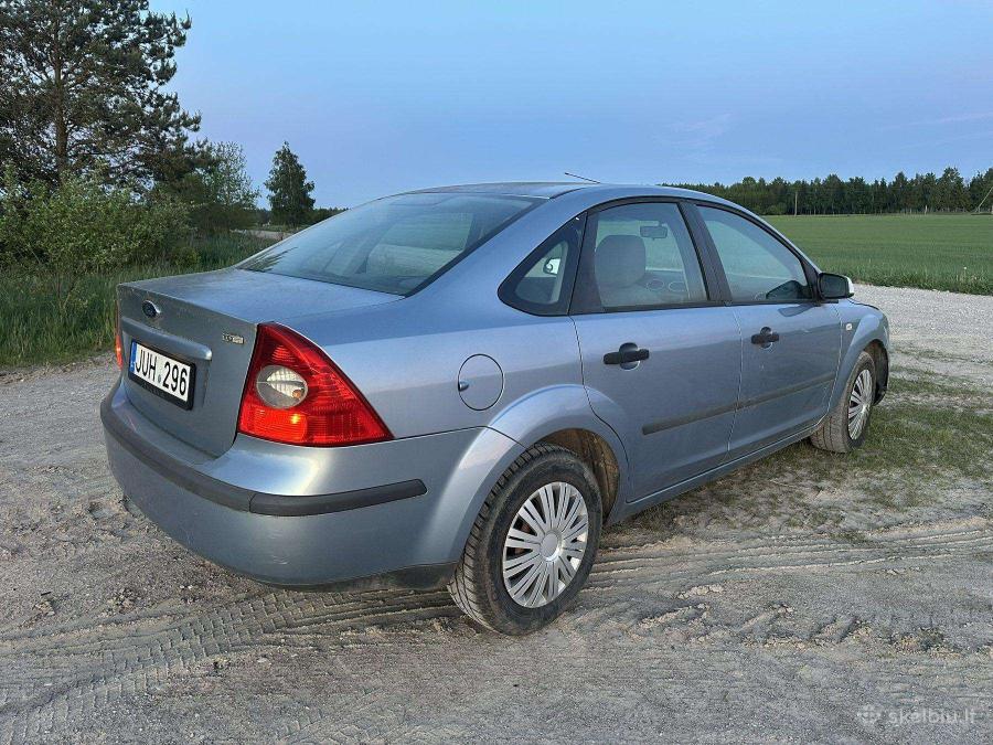 Blue Ford Focus 2006 in Prienai, with an engine capacity of 1.60 L and mileage of 280 thousand km for 650 €, photo 7 on AUTOMOTO.COM.LV