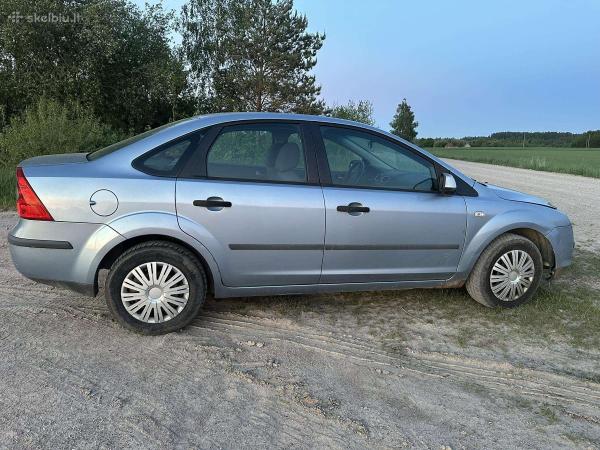 Blue Ford Focus 2006 in Prienai, with an engine capacity of 1.60 L and mileage of 280 thousand km for 650 €, photo 7 on AUTOMOTO.COM.LV