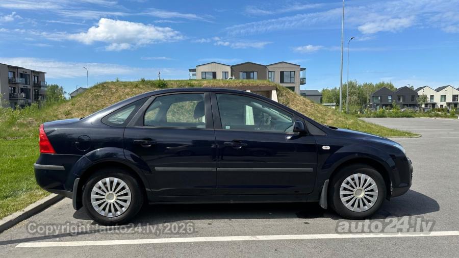 Blue Ford Focus 2007 in Tallinn, with an engine capacity of 1.60 L and mileage of 115 thousand km for 2400 €, photo 5 on AUTOMOTO.COM.LV