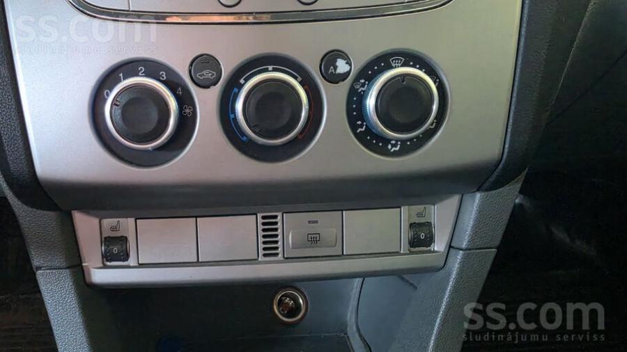 Zils Ford Focus 2009 Liepāja, ar dzinēja tilpumu 1.60 L un nobraukumu 174 tūkst. km par 1250 €, foto 16 vietnē AUTOMOTO.COM.LV