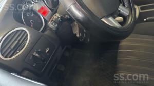 Zils Ford Focus 2009 Liepāja, ar dzinēja tilpumu 1.60 L un nobraukumu 174 tūkst. km par 1250 €, foto 22 vietnē AUTOMOTO.COM.LV