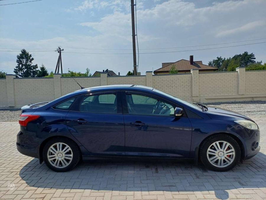 Zils Ford Focus 2011 Viļņa, ar dzinēja tilpumu 1.60 L un nobraukumu 256 tūkst. km par 2250 €, foto 7 vietnē AUTOMOTO.COM.LV