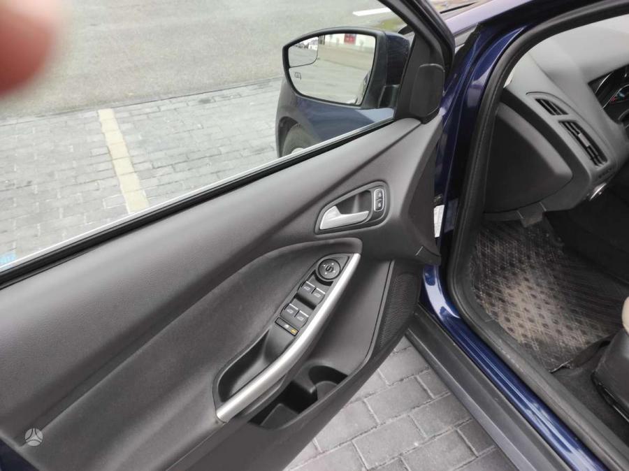 Blue Ford Focus 2017 in Kaunas, with an engine capacity of 2.00 L and mileage of 104 thousand km for 5900 €, photo 9 on AUTOMOTO.COM.LV