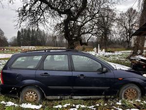 Zils Ford Focus 1999 Madona, ar dzinēja tilpumu 1.80 L un nobraukumu 295 tūkst. km par 350 €, foto 3 vietnē AUTOMOTO.COM.LV