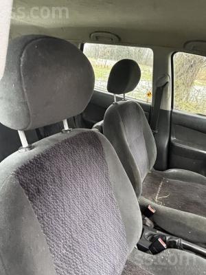 Zils Ford Focus 1999 Madona, ar dzinēja tilpumu 1.80 L un nobraukumu 295 tūkst. km par 350 €, foto 5 vietnē AUTOMOTO.COM.LV