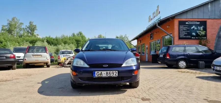 Zils Ford Focus 2001 Valmiera, ar dzinēja tilpumu 1.80 L un nobraukumu 438 tūkst. km par 950 €, foto 9 vietnē AUTOMOTO.COM.LV
