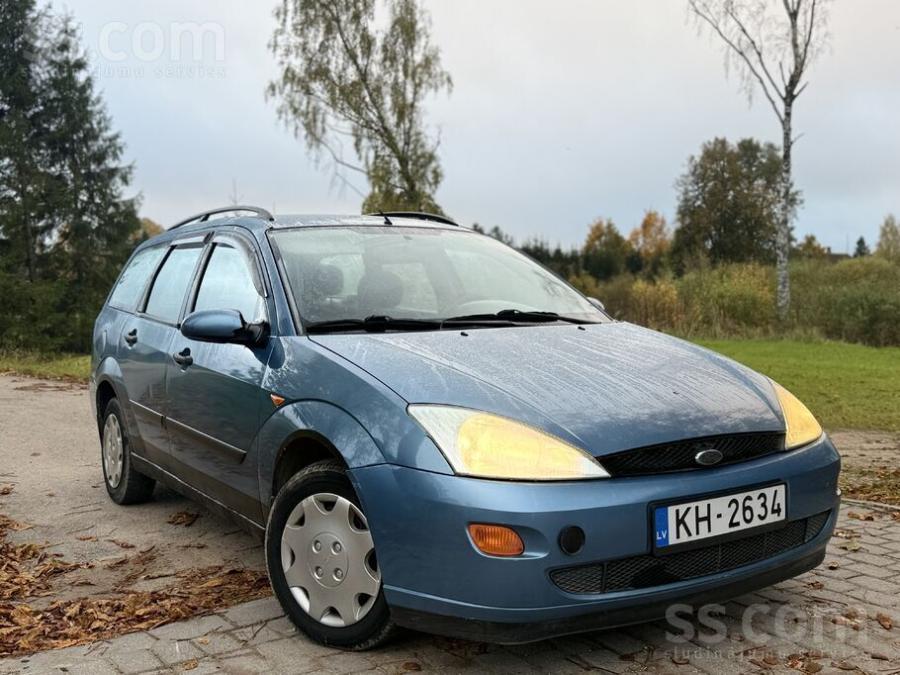 Blue Ford Focus 2001 in Cesis, with an engine capacity of 1.80 L and mileage of 440 thousand km for 940 €, photo 3 on AUTOMOTO.COM.LV