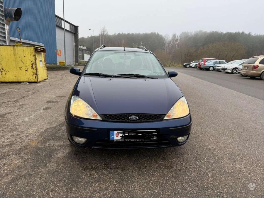 Zils Ford Focus 2002 Viļņa, ar dzinēja tilpumu 1.75 L un nobraukumu 290 tūkst. km par 700 €, foto 1 vietnē AUTOMOTO.COM.LV