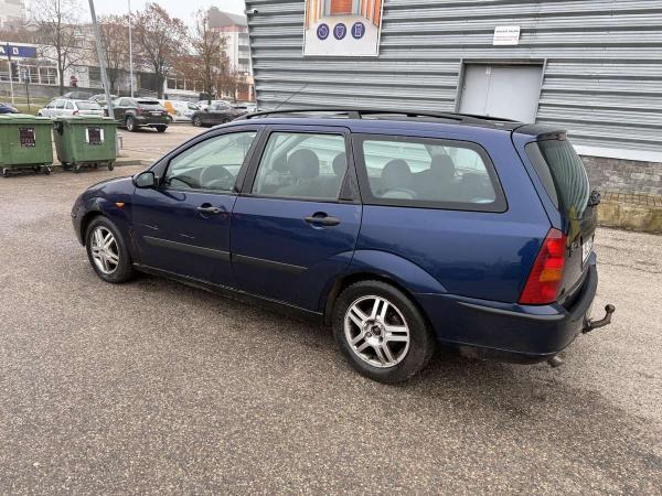 Zils Ford Focus 2002 Viļņa, ar dzinēja tilpumu 1.75 L un nobraukumu 290 tūkst. km par 700 €, foto 5 vietnē AUTOMOTO.COM.LV