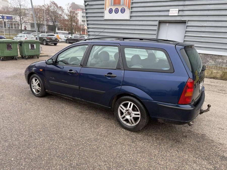 Zils Ford Focus 2002 Viļņa, ar dzinēja tilpumu 1.75 L un nobraukumu 290 tūkst. km par 700 €, foto 5 vietnē AUTOMOTO.COM.LV