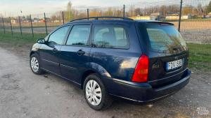Zils Ford Focus 2003 Panevēža, ar dzinēja tilpumu 1.80 L un nobraukumu 0 tūkst. km par 1000 €, foto 4 vietnē AUTOMOTO.COM.LV