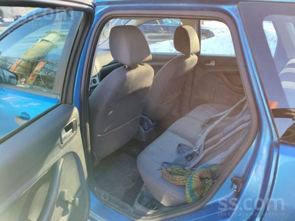 Blue Ford Focus 2005 in Riga, with an engine capacity of 1.60 L and mileage of 264 thousand km for 1300 €, photo 10 on AUTOMOTO.COM.LV