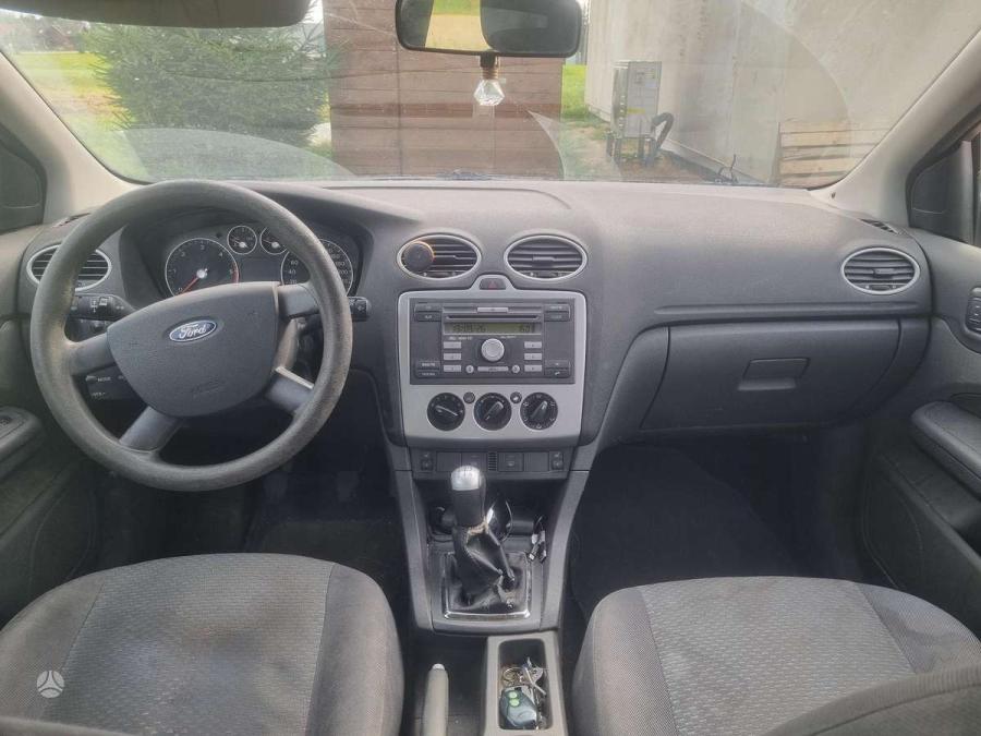 Blue Ford Focus 2005 in Kaunas, with an engine capacity of 1.56 L and mileage of 368 thousand km for 350 €, photo 6 on AUTOMOTO.COM.LV