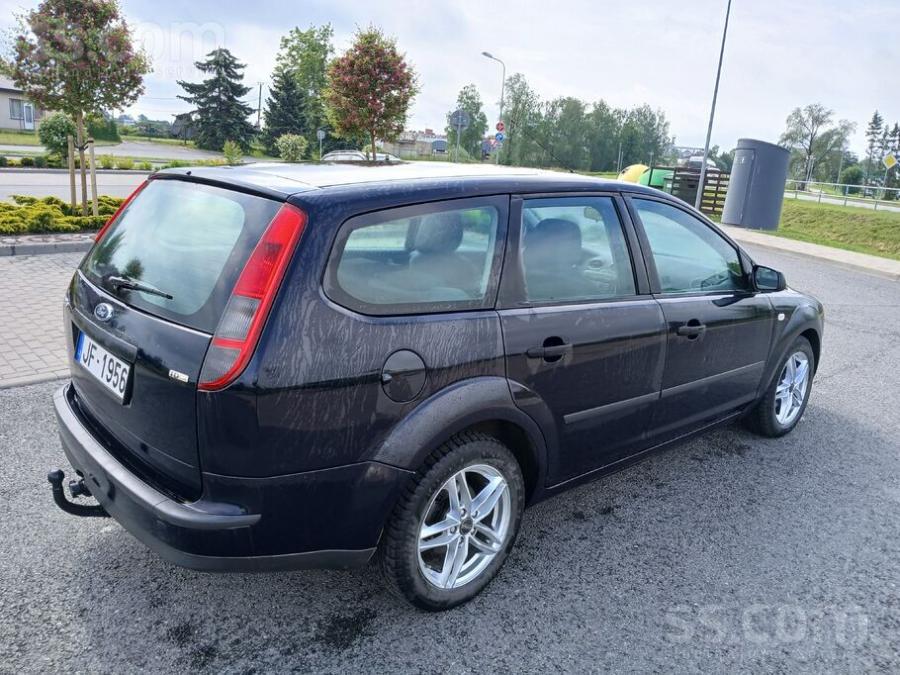 Blue Ford Focus 2006 in Bauska, with an engine capacity of 1.60 L and mileage of 140 thousand km for 950 €, photo 2 on AUTOMOTO.COM.LV