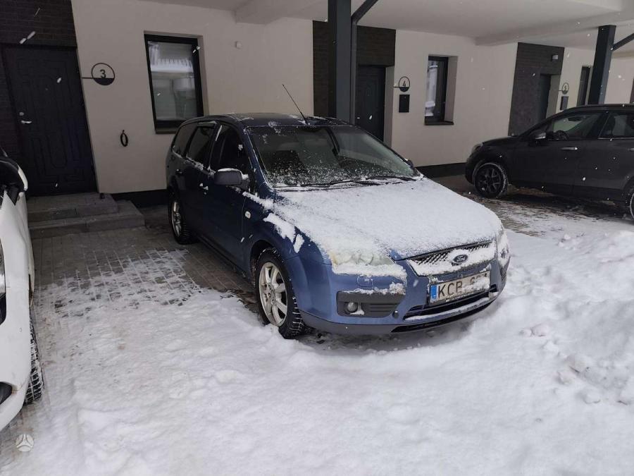 Blue Ford Focus 2006 in Vilnius, with an engine capacity of 2.00 L and mileage of 416 thousand km for 700 €, photo 1 on AUTOMOTO.COM.LV