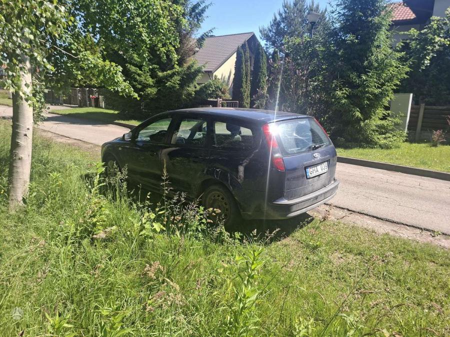 Zils Ford Focus 2006 Klaipėda, ar dzinēja tilpumu 1.56 L un nobraukumu 200 tūkst. km par 400 €, foto 5 vietnē AUTOMOTO.COM.LV