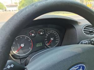 Zils Ford Focus 2006 Viļņa, ar dzinēja tilpumu 1.60 L un nobraukumu 243 tūkst. km par 2000 €, foto 12 vietnē AUTOMOTO.COM.LV
