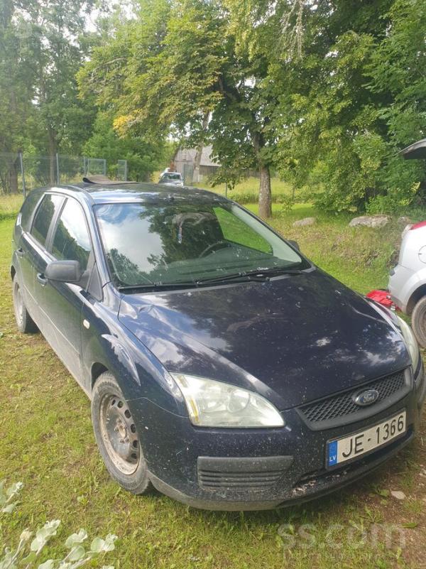 Blue Ford Focus 2006 in Saldus, with an engine capacity of 1.60 L and mileage of 323 thousand km for 600 €, photo 1 on AUTOMOTO.COM.LV