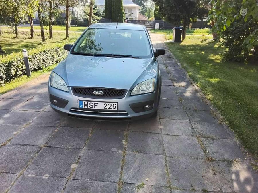 Blue Ford Focus 2006 in Vilnius, with an engine capacity of 1.60 L and mileage of 320 thousand km for 1300 €, photo 8 on AUTOMOTO.COM.LV