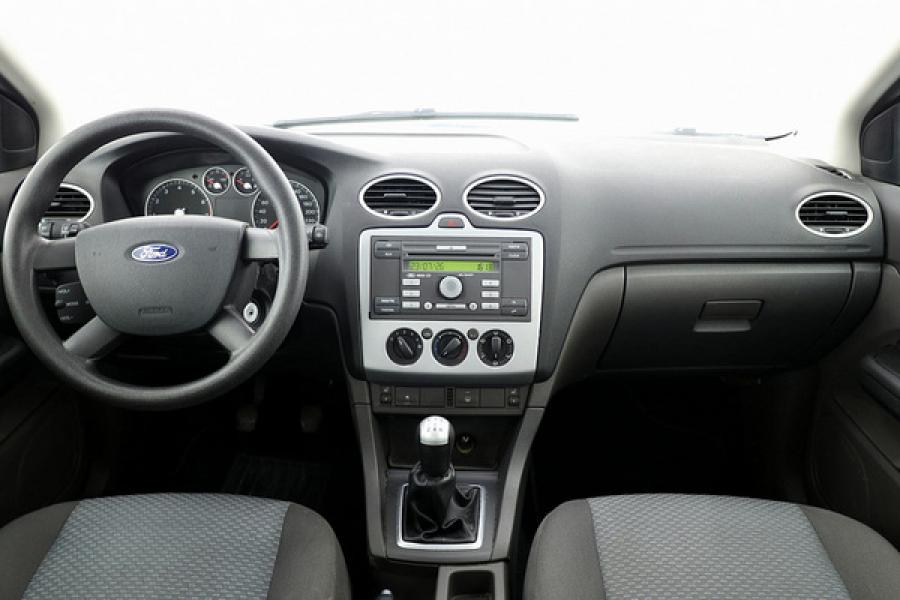Zils Ford Focus 2006 Tallina, ar dzinēja tilpumu 1.60 L un nobraukumu 178 tūkst. km par 1299 €, foto 6 vietnē AUTOMOTO.COM.LV