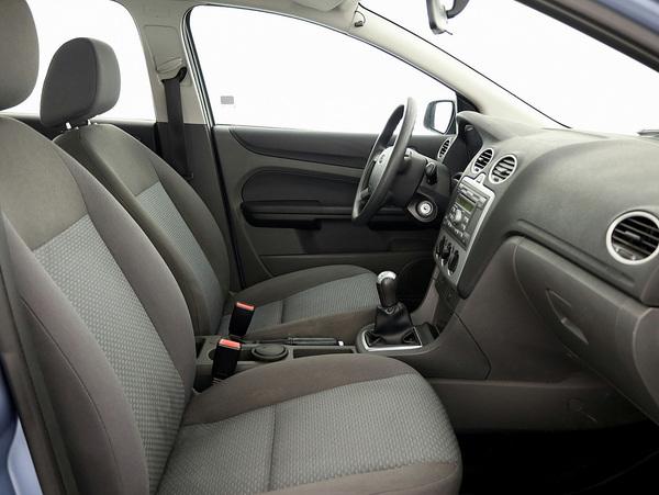 Blue Ford Focus 2006 in Tallinn, with an engine capacity of 1.60 L and mileage of 178 thousand km for 1299 €, photo 6 on AUTOMOTO.COM.LV