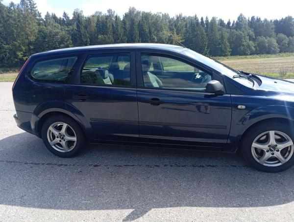 Zils Ford Focus 2006 Jonava, ar dzinēja tilpumu 2.00 L un nobraukumu 259 tūkst. km par 1000 €, foto 6 vietnē AUTOMOTO.COM.LV