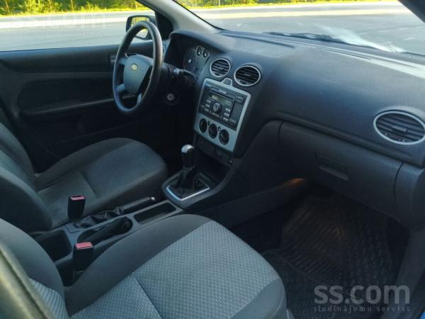 Blue Ford Focus 2006 in Madona, with an engine capacity of 1.60 L and mileage of 203 thousand km for 1300 €, photo 8 on AUTOMOTO.COM.LV